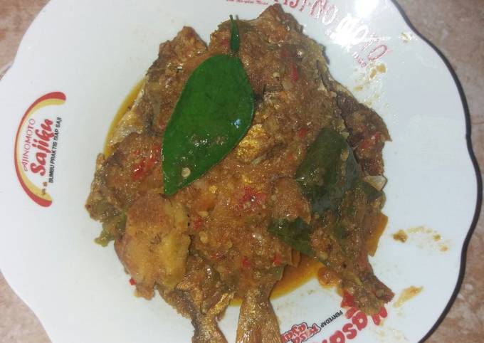 Resep Ikan petek masak pedas oleh Ummu Humairoh - Cookpad