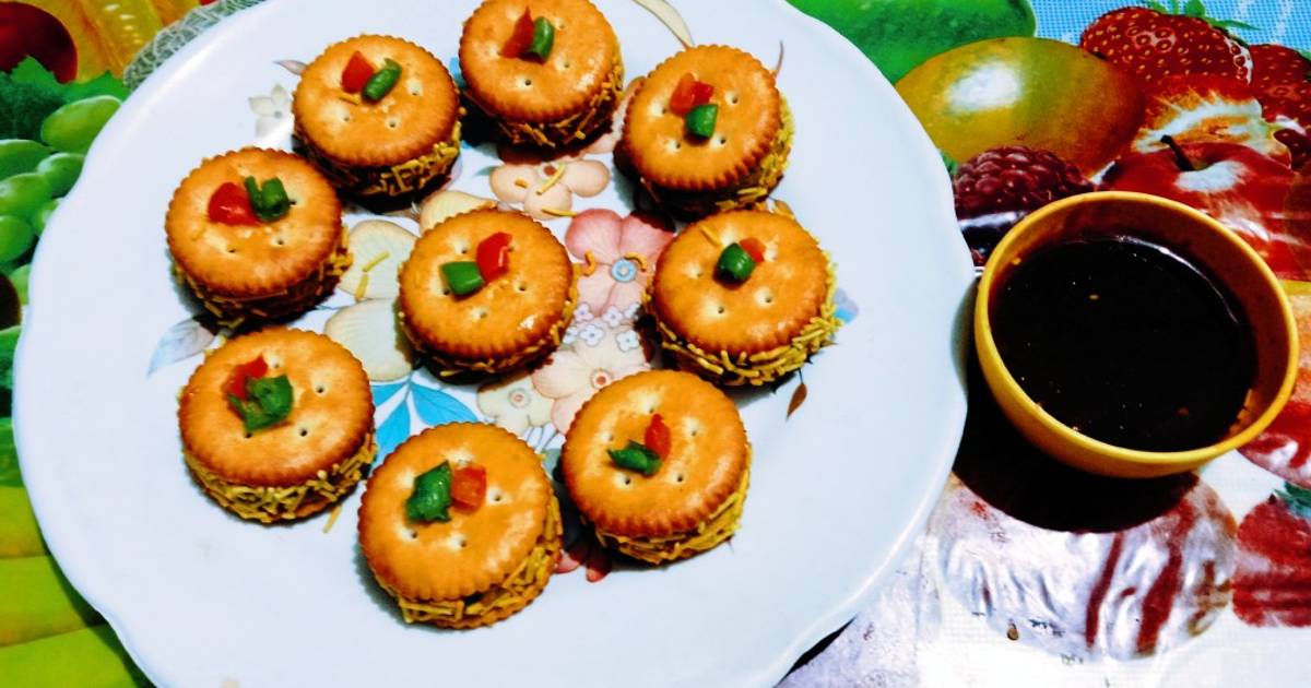 Tasty yummy Monaco biscuit sandwich without fire Recipe by Ramaben ...