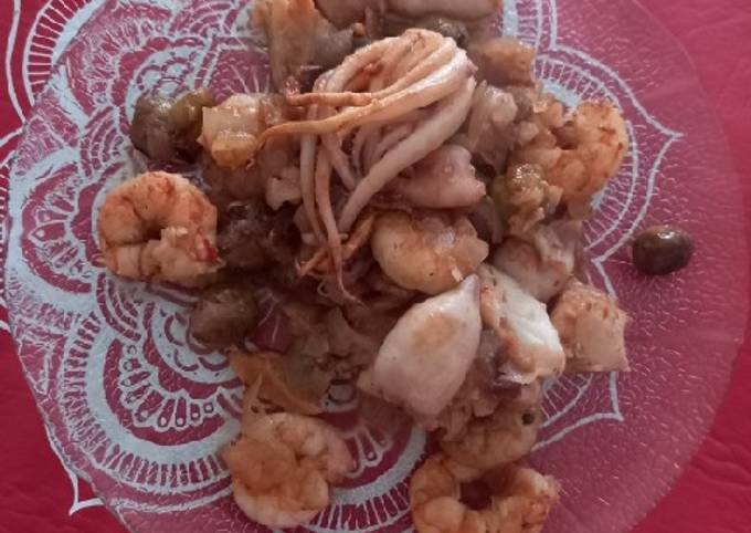 Mariscada y filet al ajillo, con repollitos de Bruselas al horno Receta ...