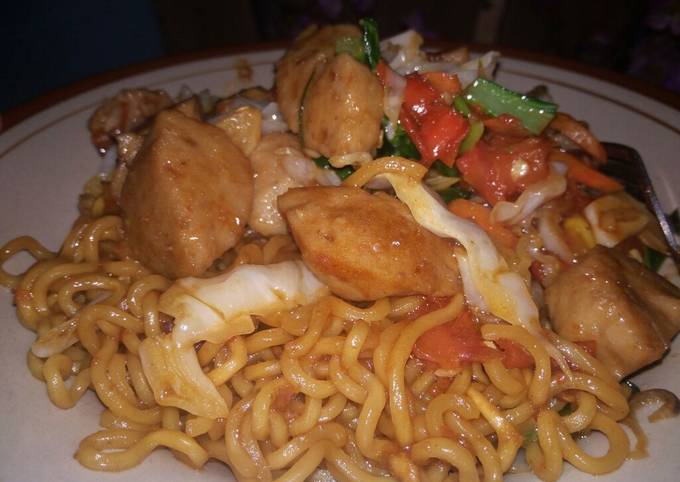 Resep Indomie Goreng (Kreasi Indomie) oleh Doranobby - Cookpad