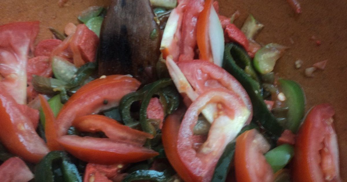 Chiles Poblanos Con Pulque Y Jitomate Con Sal De Gusano Las Correa ...