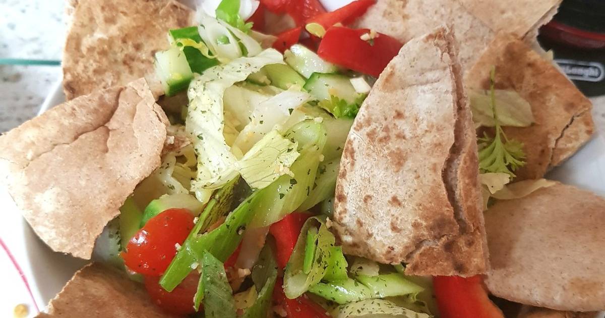 Fattoush Salad, middle easten pitta Salad. 😊 Recipe by Maureen 😀 - Cookpad