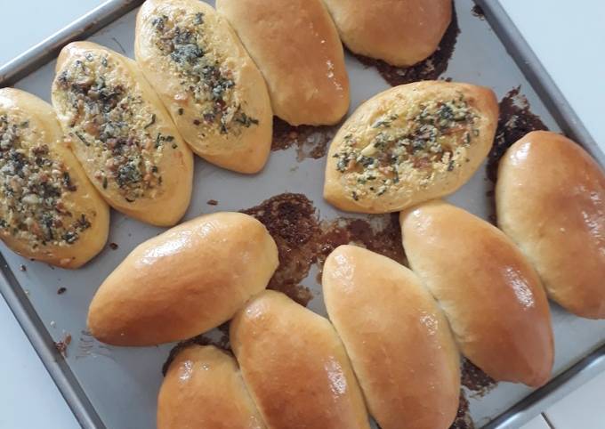 Resep Roti setengah kilogram, tanpa ulen dan mikser oleh Dian Kurniasih - Cookpad