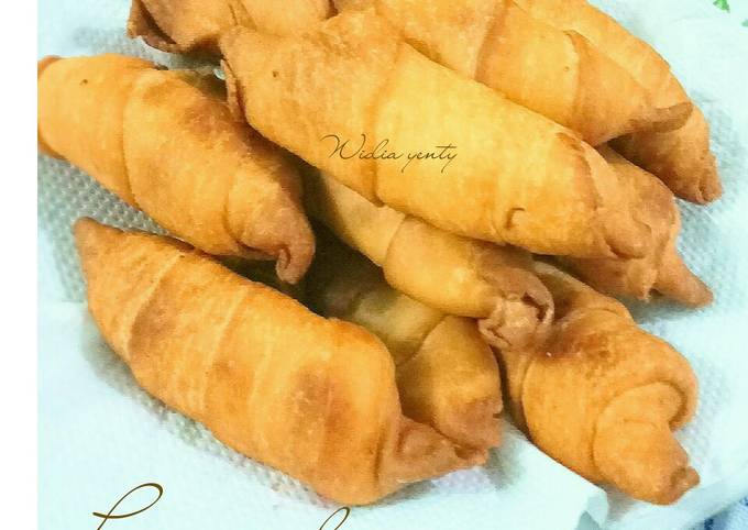 Resep Pisang molen oleh Widia yenty - Cookpad