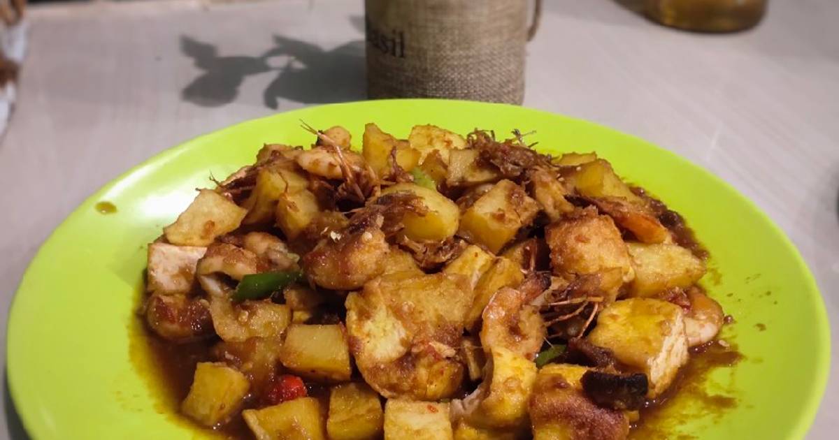 Resep Oseng seafood kentang oleh Rahimi Castleville - Cookpad