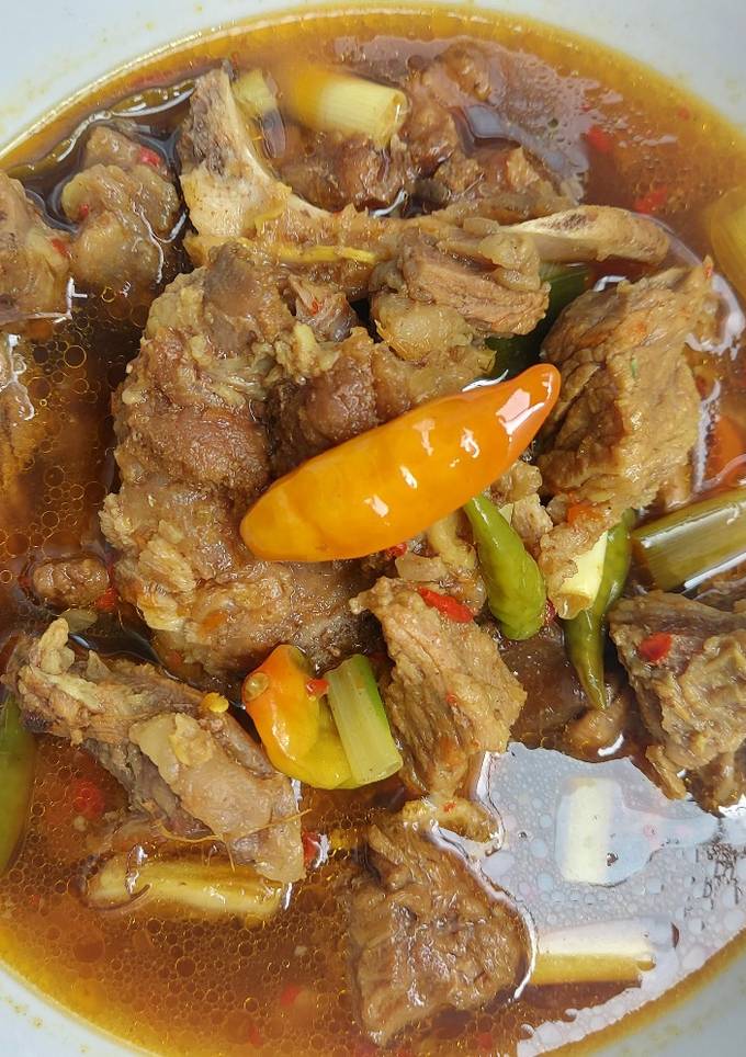 Resep 105. Iga sapi Kuah Asam Pedas oleh Noona Hilda ️ - Cookpad