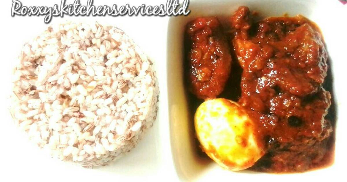 Ofada rice served with ofada sauce also known as ayamase Recipe by ...