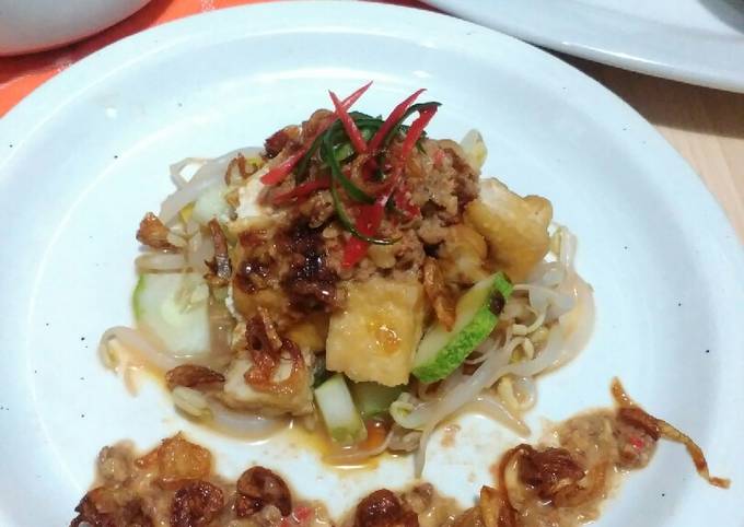 Resep Nasi lengko khas cirebon oleh Bunda hanifa - Cookpad