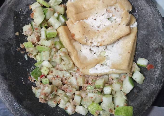 Resep Sambal Trancam Timun Tahu oleh Mia Ariskha - Cookpad