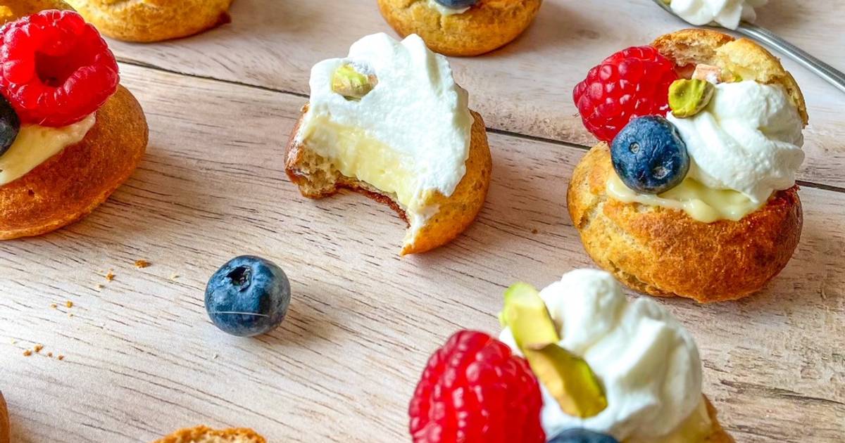 Chou lemon curd et fruits rouges de Les_recettes_de__Chloé - Cookpad