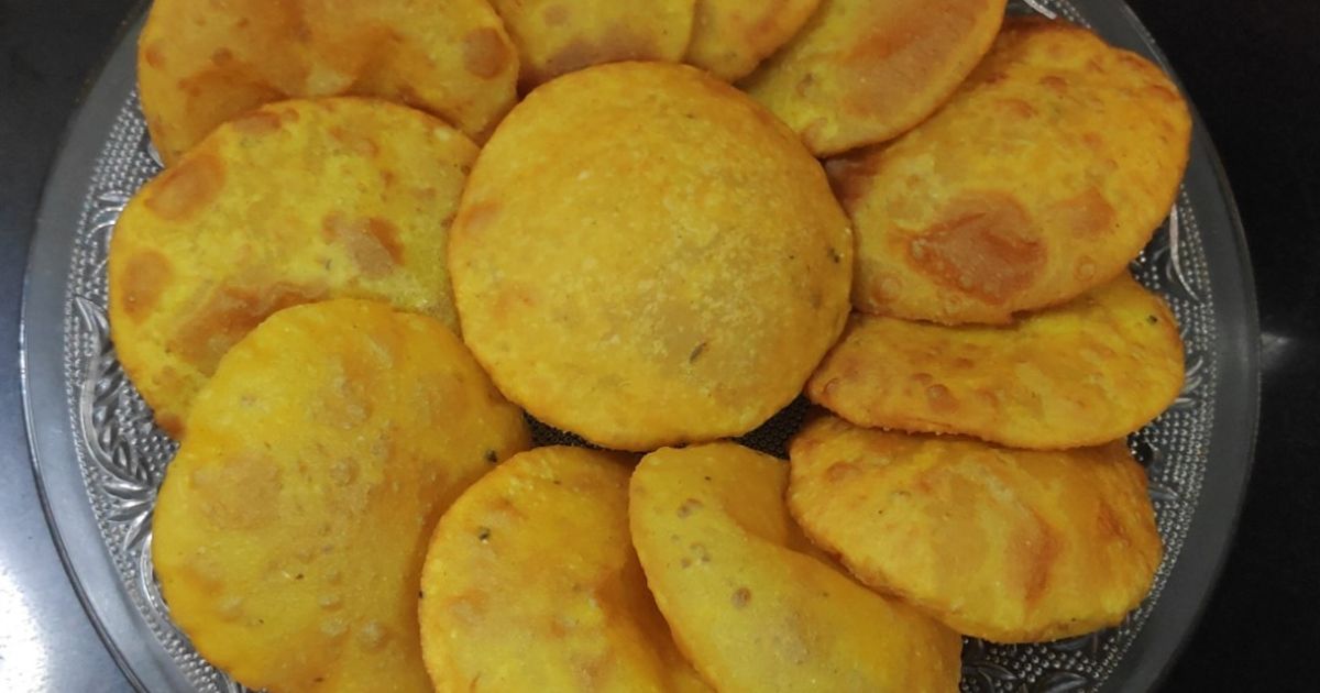 कोंबडी वडे (Kombadi Vade Recipe In Marathi) रेसिपी Vandana Shelar ...