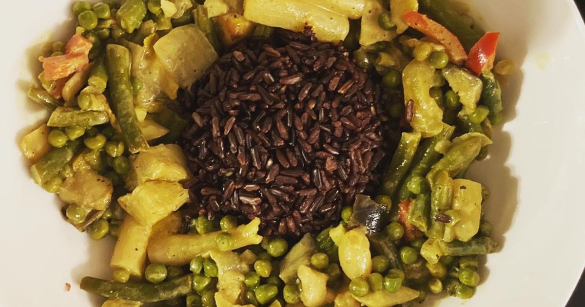 Riz Noir Aux Légumes à La Crème De Coco Et Curry de Bea - Cookpad