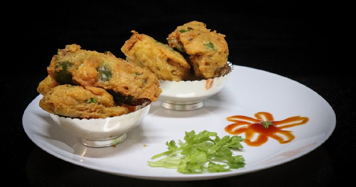 Crunchy Spinach Cheese Roll Recipe by Usha V Bhat - Cookpad