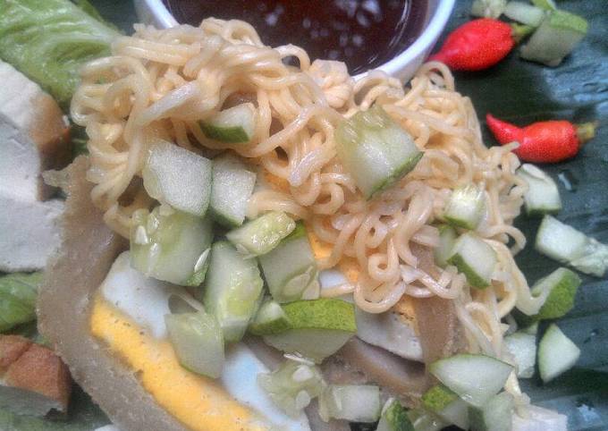 Resep Rujak mie pempek selam oleh Witta Gustina - Cookpad