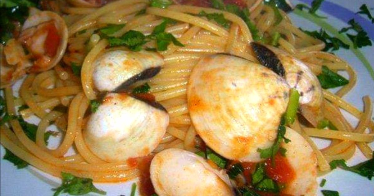 Ricetta Spaghetti Con Vongole Veraci, Pomodorini Freschi E Rucola di ...