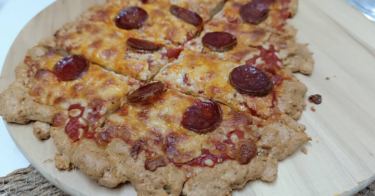 Pizza con base de pavo (crujiente) con mambo Receta de Pau- Cookpad