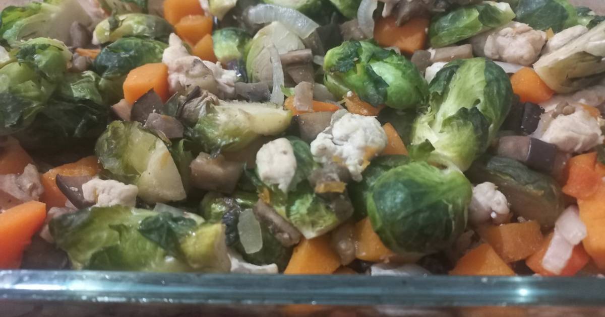 Repollito de Bruselas con verduras y pollo dulce - receta con 5 ...