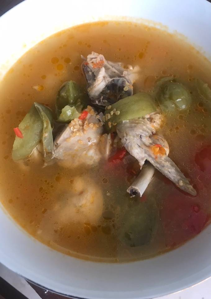 Resep Ayam kesrut Khas Banyuwangi (Uyah Asem) oleh Untsaa Nabilla - Cookpad