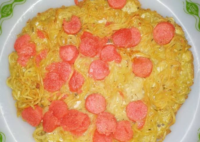 Resep Pizza mie telor dan sosis oleh Bunda Syahira - Cookpad