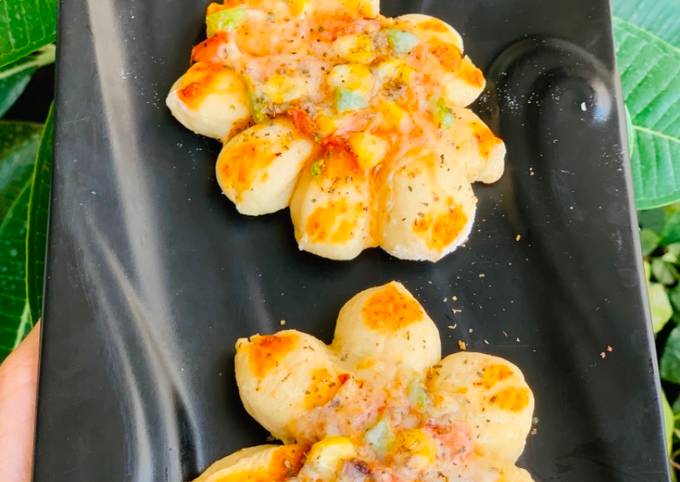 Pizza Flowers Recipe by Ruchika Anand - Cookpad