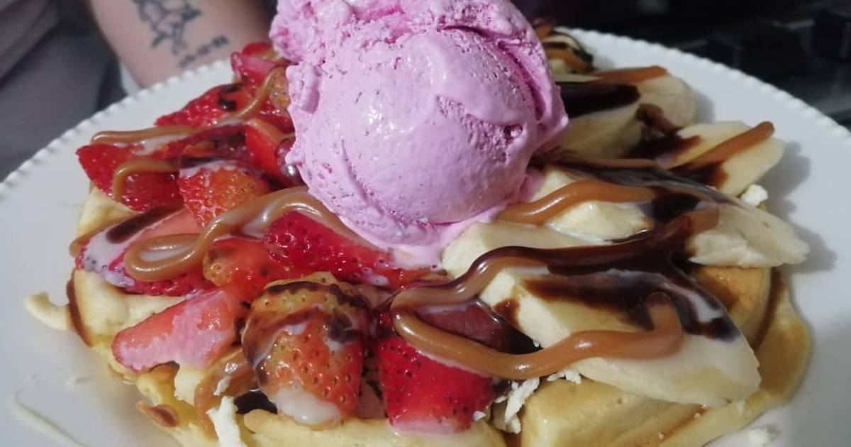 Waffles con fruta Receta de Diana Carolina Castrillón Mejía- Cookpad