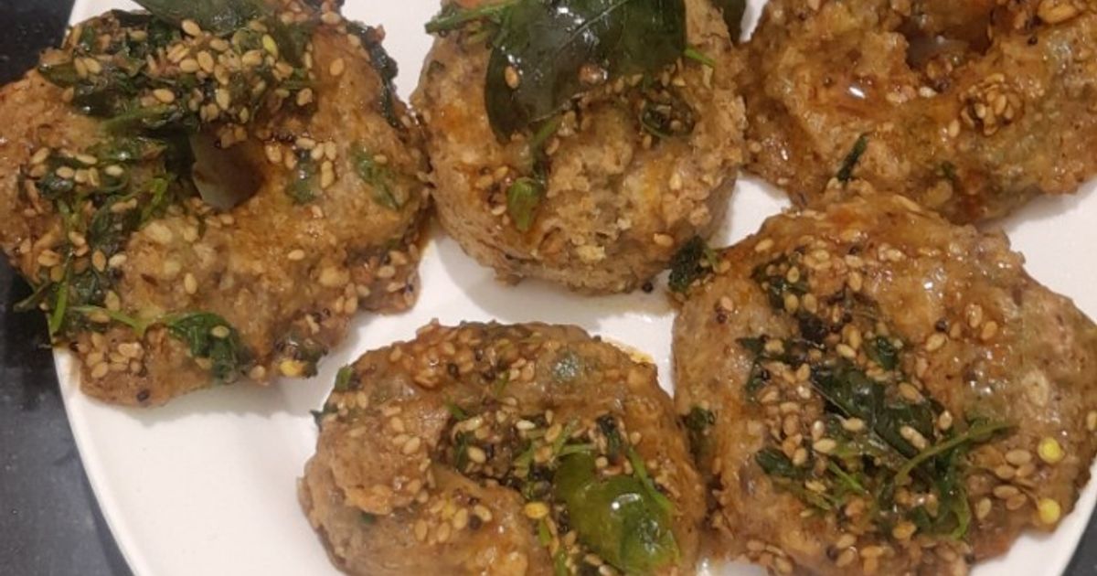 Healthy Protein Rich Chilkewali Moong Dal Cups And Medu Vade For ...