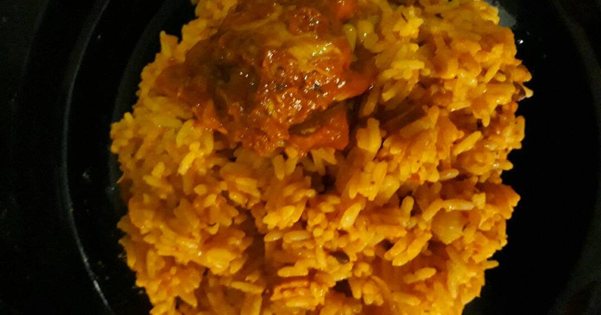 Jollof rice and Turkey Recipe by Cq - Cookpad