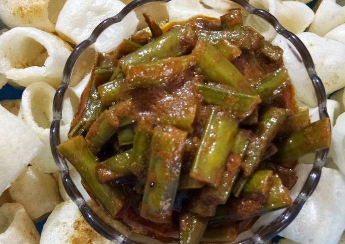 Komal Hindocha દ્વારા રેસીપી ગુવારનું ડ્રાય સબ્જી(Guvar Dry Sabji ...