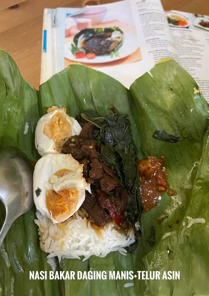 Resep Nasi Bakar Daging Manis Telur Asin oleh Jihan Kitchen Log - Cookpad