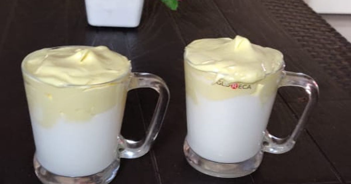 डालगोना मैंगो शेक (Dalgona Mango Shake Recipe In Hindi) रेसिपी बनाने की ...