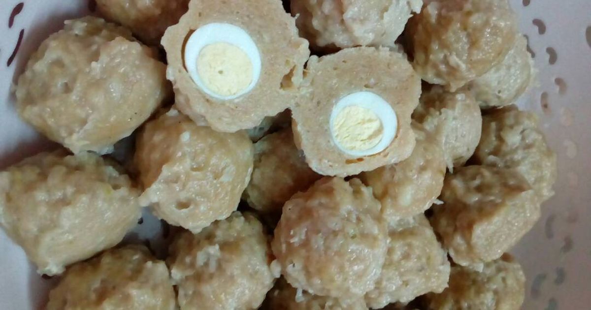 Resep Pentol Ayam Isi Telur Puyuh oleh siti muryani - Cookpad