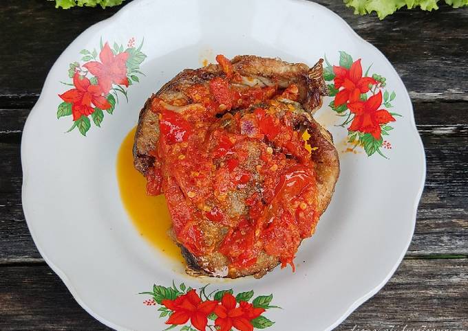 Resep Balado Ikan Tuna oleh desmawati kuretangin - Cookpad