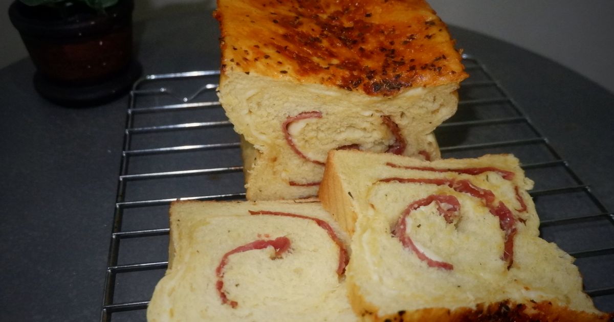 Resep Roti Keju Daging Asap oleh Wida Fauziyah - Cookpad
