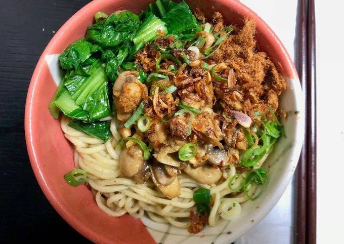 Resep Mi pangsit, jamur kecap oleh Frida Oktavita (Vita) - Cookpad