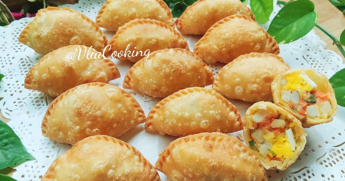 Resep Resep Pastel Isi Kentang Wortel Telur oleh Vlia Cooking - Cookpad