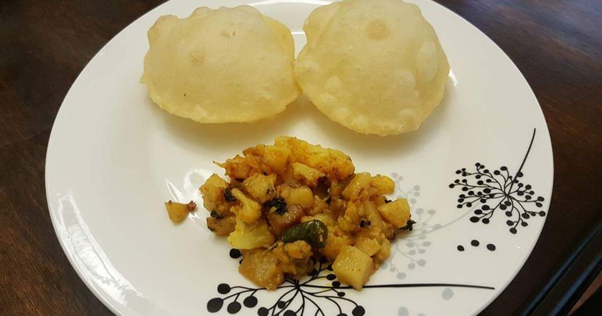Luchi (Indian Puffed Bread) Recipe By Kumkum Chatterjee