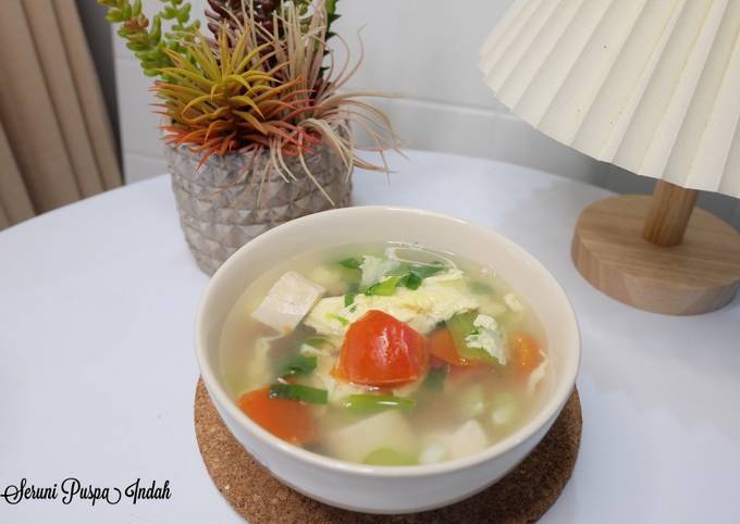 Resep Sup Tomat Telur Tahu oleh Seruni Puspa Indah - Cookpad