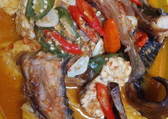 Resep Mangut ikan Pe (pari) asap oleh Isna Islamia - Cookpad