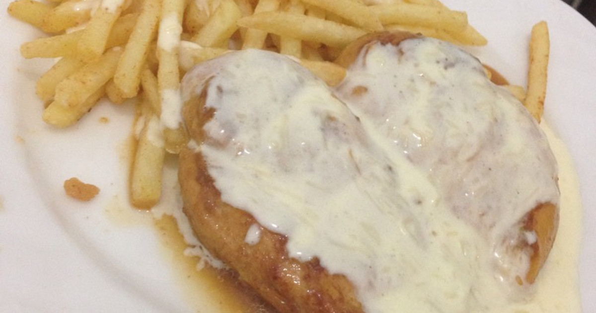 Resep Breast Chicken With Cheezy Sauce oleh Gina Arwini Fazaro - Cookpad