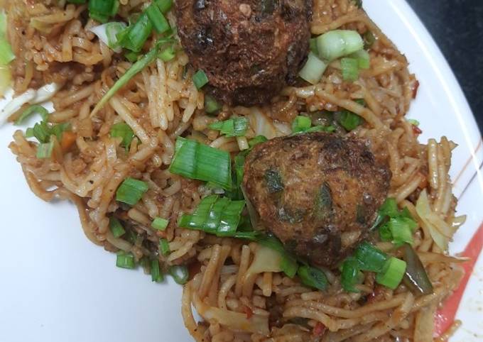 Triple Schezwan Fried Rice Recipe by Shivangi Shah - Cookpad