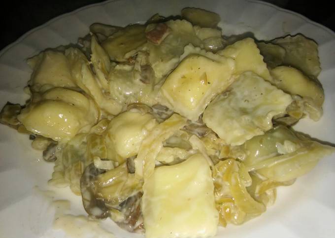 Ravioles con salsa de panceta y hongos!! Receta de Ivana LN- Cookpad