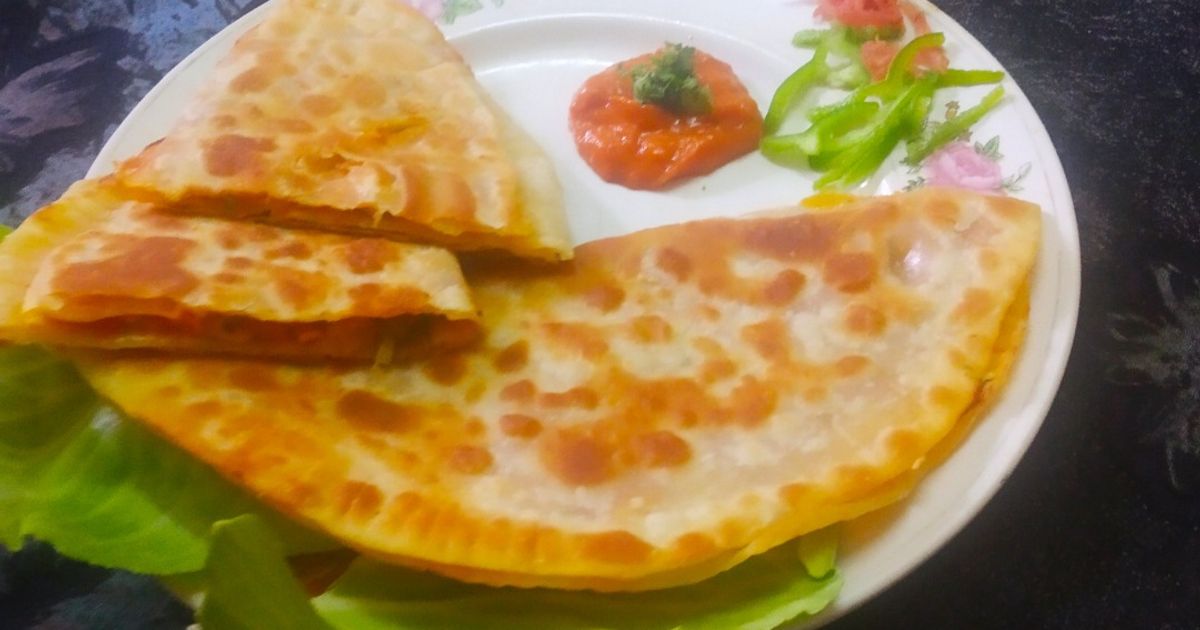 Indian Style Cheese Paneer Veg Pizza Paratha Recipe by Najnin Khan ...