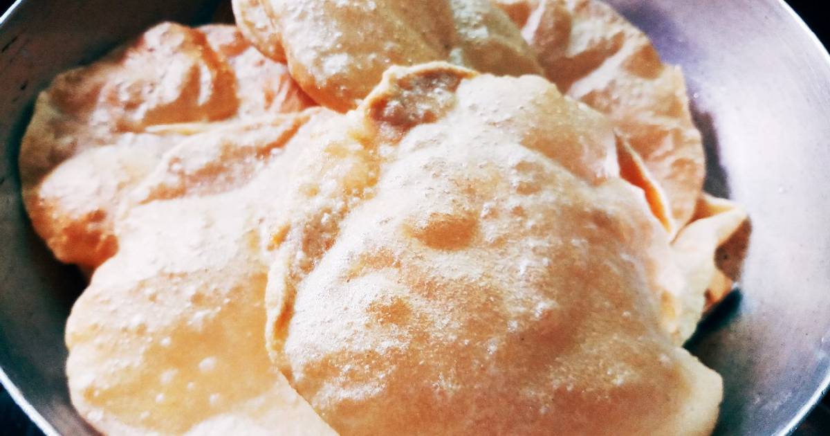 नारळ-गुळाची गोड पुरी (Naral Gulachi God Puri Recipe In Marathi) रेसिपी ...