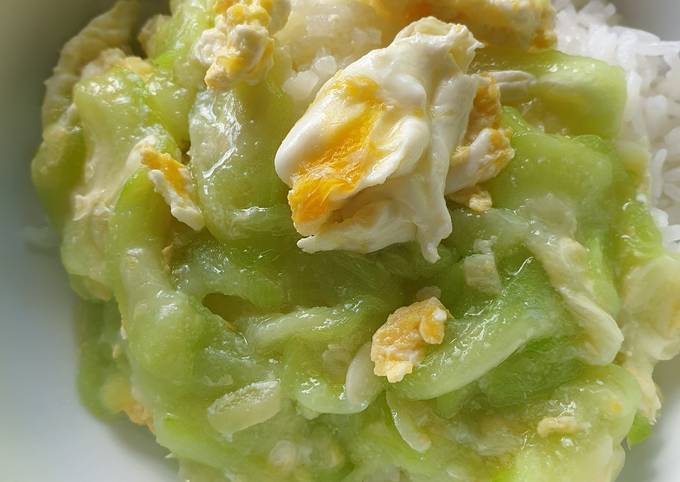 Stirfry luffa with egg Recipe by Julianne Ovie - Cookpad