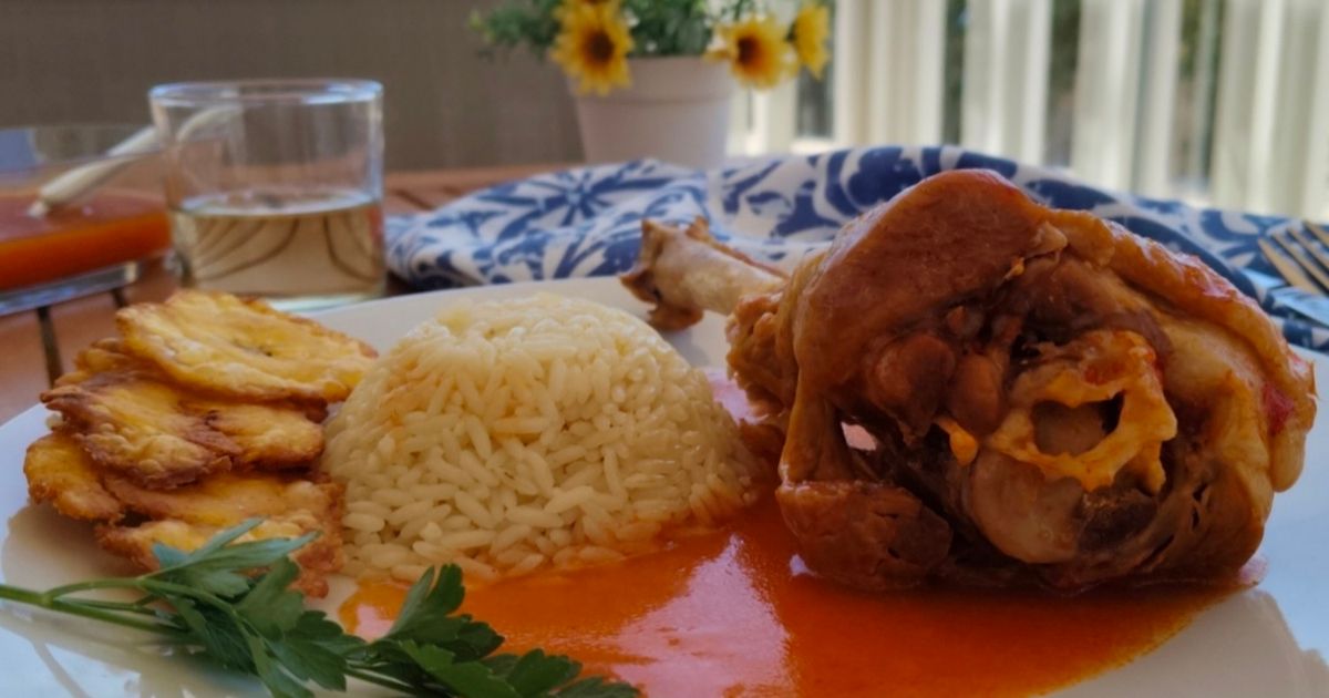 Pavo En Salsa Con Arroz Y Patacones Receta de Fini Bautista Angulo- Cookpad