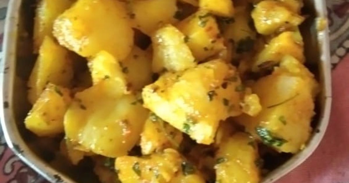 Sukhe Aloo Recipe by Elina Jain - Cookpad