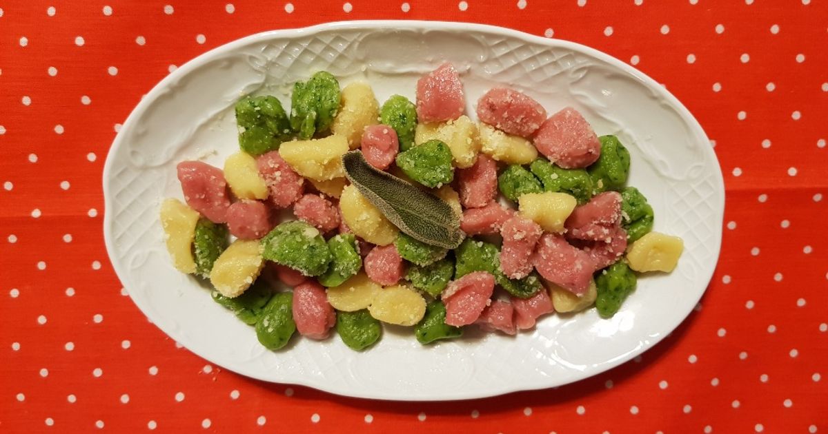Ricetta Gnocchi Di Patate Colorati, Burro E Salvia di rosso rubinian ...