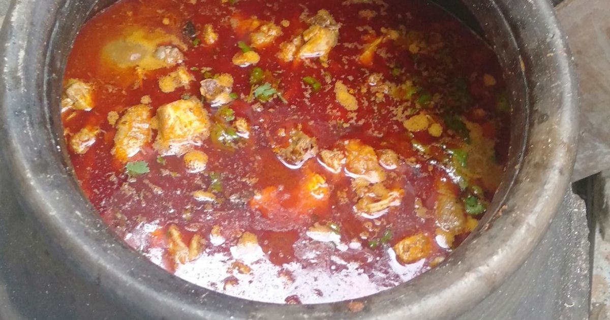 गावरान मटण रस्सा (Gavran Mutton Rasa Recipe In Marathi) रेसिपी Kanchan ...