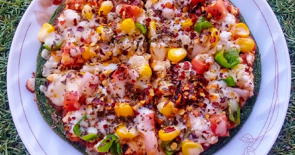 Besan Palak Pudla Pizza Recipe by Sneha Kasat - Cookpad