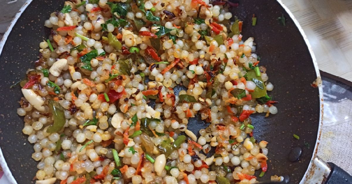 Sago Pearls With Colourful Veggies Recipe by Manika Dargan - Cookpad
